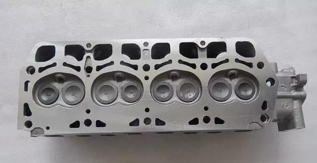 Performance TOYOTA 4Y Complete Cylinder Head without rocker arm shaft