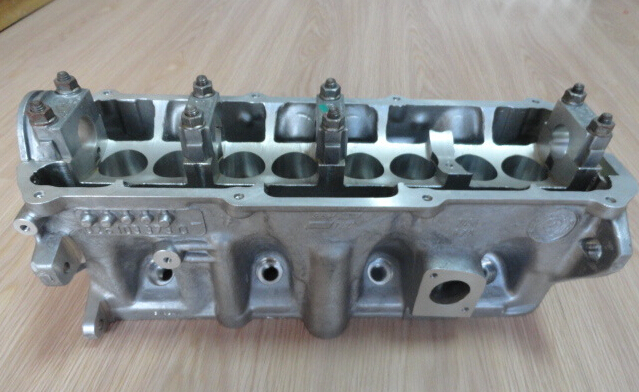 V.W Santana 1.6 1.8 Engine Cylinder Head 0261033517 026103373Q Gasoline ...