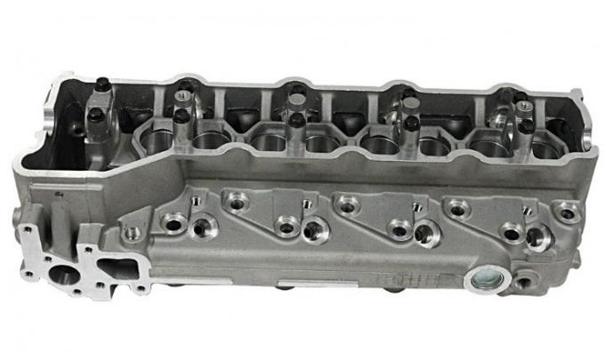2.8 TD 92 KW 4M40T Aluminum Cylinder Heads For Mitsubishi Pajero & Canter