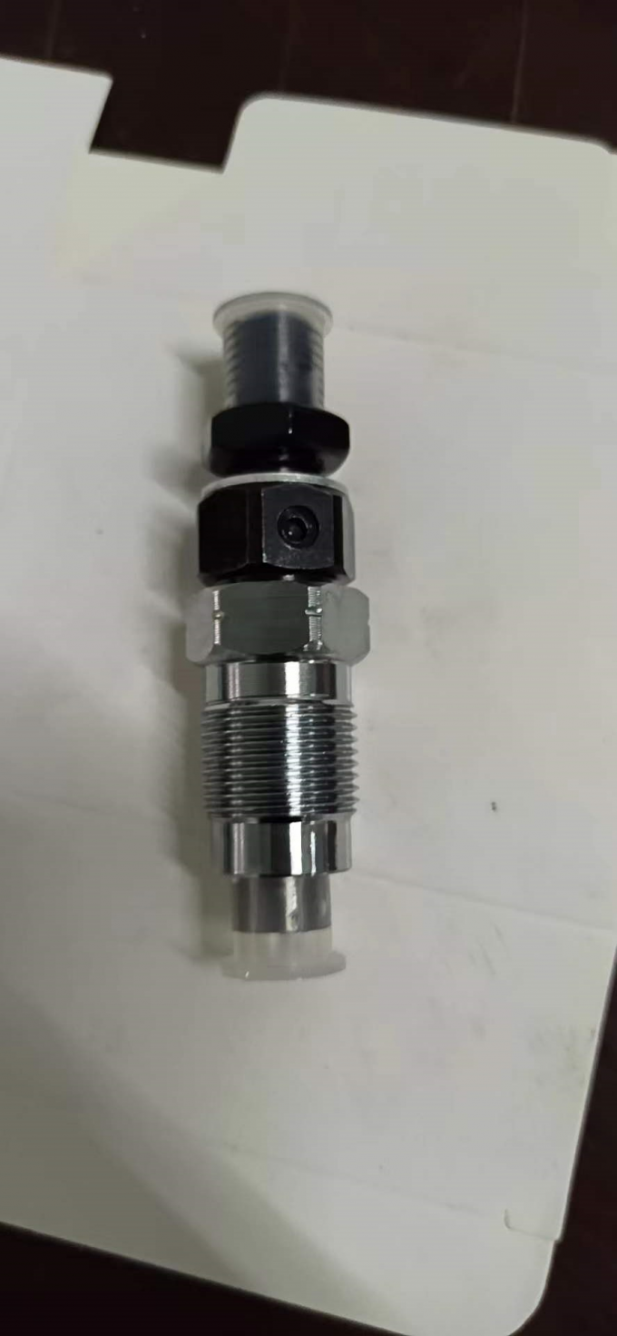 Steel Automobile Engine Parts Diesel Fuel Injector Nozzle For TOYOTA 1KZ 5L