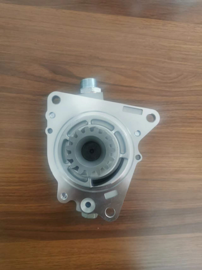 4M50 Automobile Engine Parts Vacuum Pump For Mitsubishi Fuso Canter