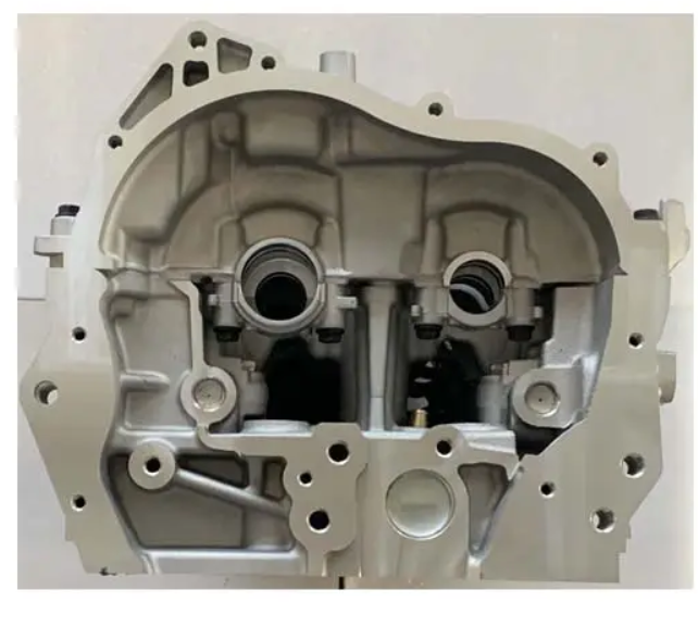 R9M Engine Cylinder Head 1104100Q1P 110422959R For R-Enault 1.6DCI 16V