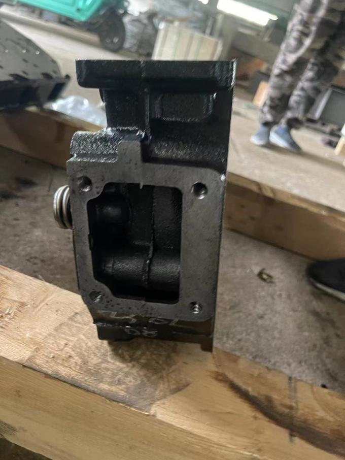 Iron Material Complete Cylinder Head Assy ME993502 6D16 6D17