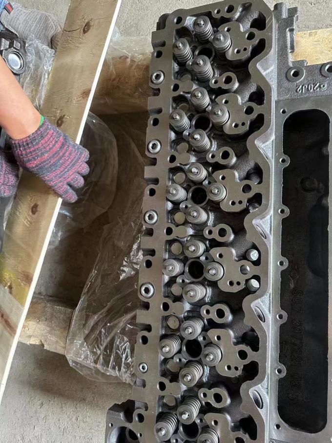 KOMATSU 6D107 Complete Cylinder Head For Excavator Diesel Engine Parts