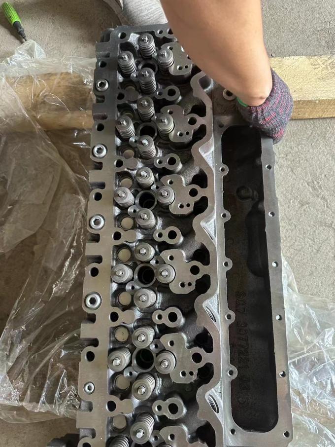 KOMATSU 6D107 Complete Cylinder Head For Excavator Diesel Engine Parts